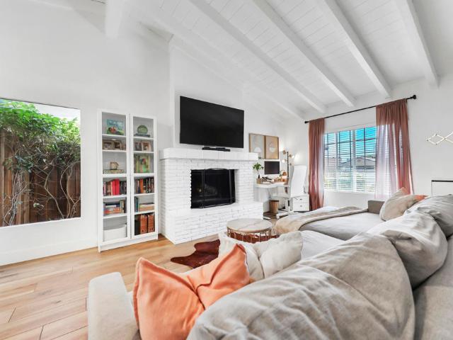 51685 Avenida Herrera