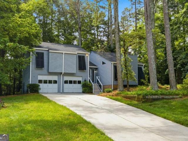 5168 Ashland Ct SW, Lilburn, GA 30047