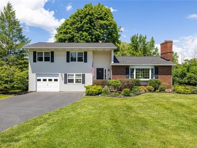5160 Laura Ln, Canandaigua, NY 14424
