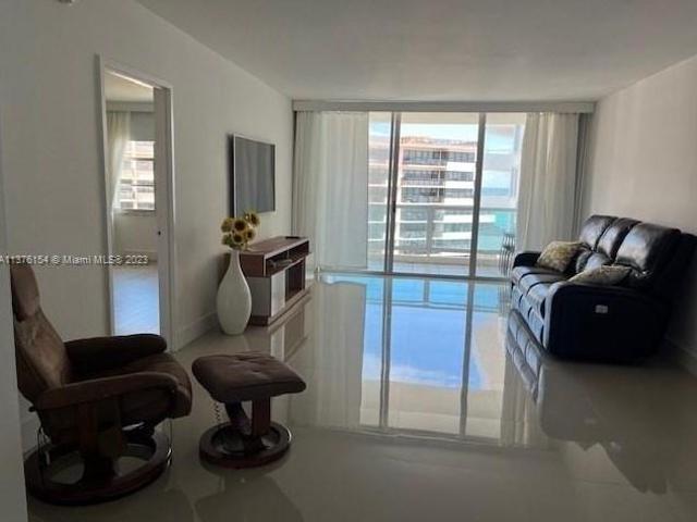 5161 Collins Ave #1501, Miami Beach, FL 33140