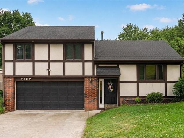 5162 Lantern Hill Dr, Pittsburgh, PA 15236