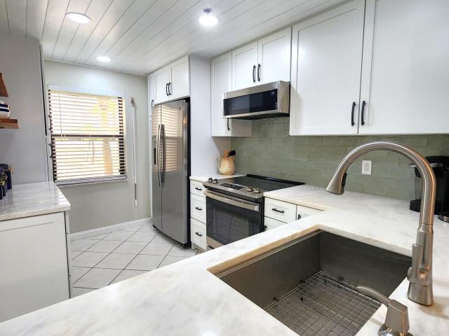 5163 N Hwy A1A, Unit 216, Hutchinson Island, FL 34949 | MLS #R11125