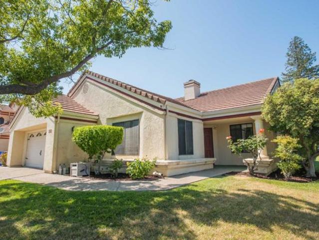 5163 Laguna Park Dr, Elk Grove, CA 95758