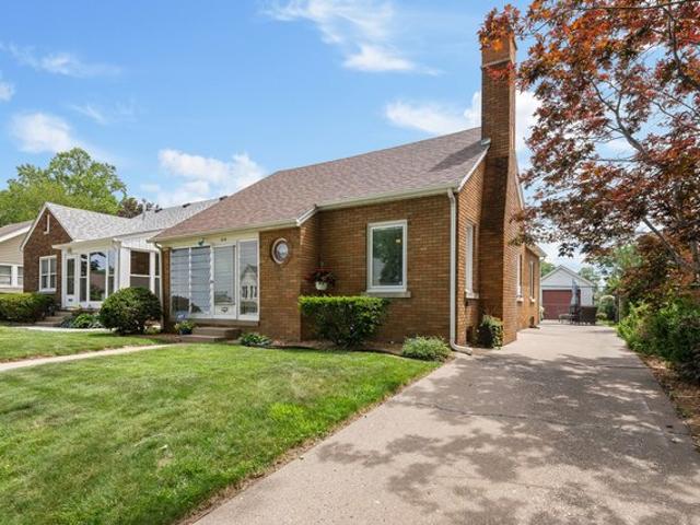 516 21st Ave, Moline, IL 61265