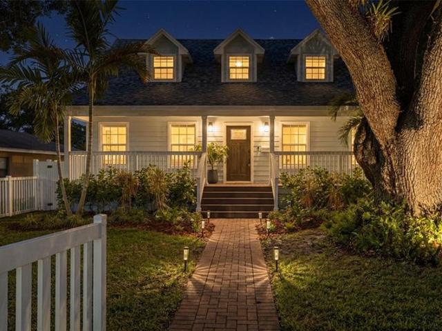 516 36th Ave N, Saint Petersburg, FL 33704