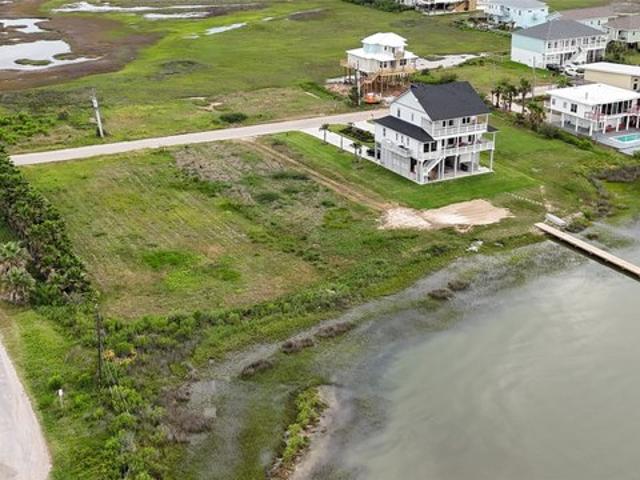 516 91st St, Galveston, TX 77554