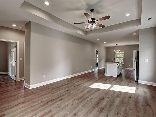 516 Catalina Ct, Jonesborough, TN 37659