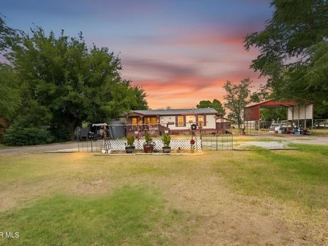 516 Chisom Dr, Anthony, TX 79821