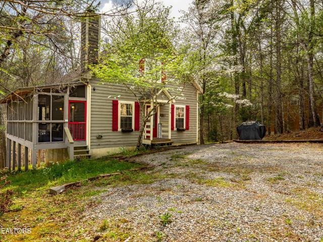 516 Clearwater Circle