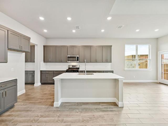 516 Amalfi Way