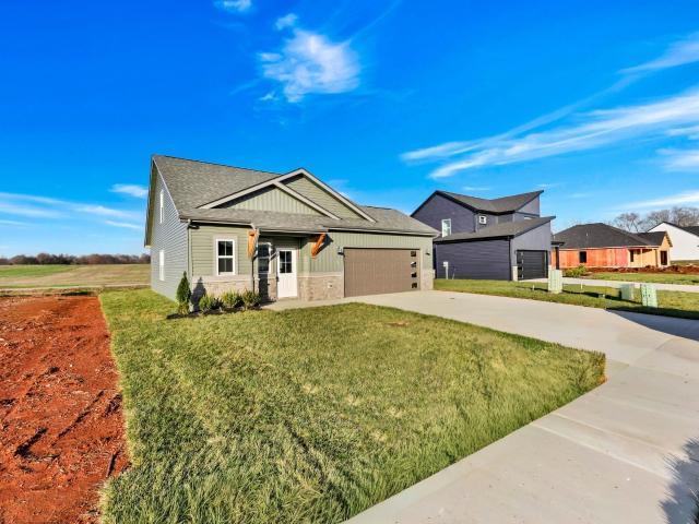 516 Ayden Ln