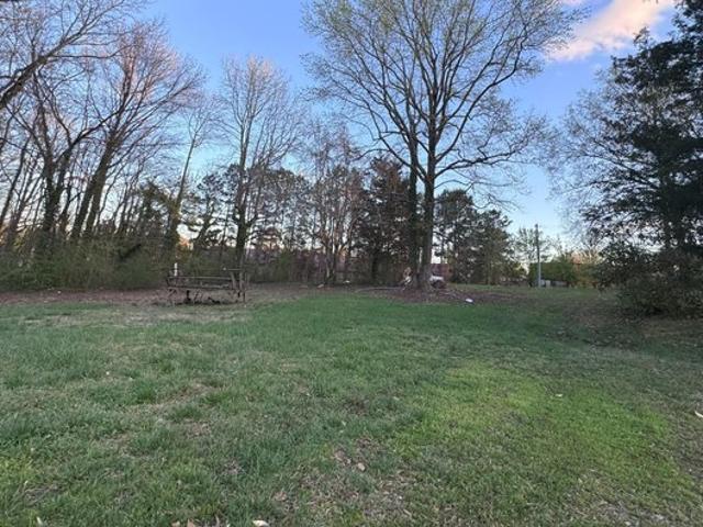 516 E 4th St, Siler City, NC 27344