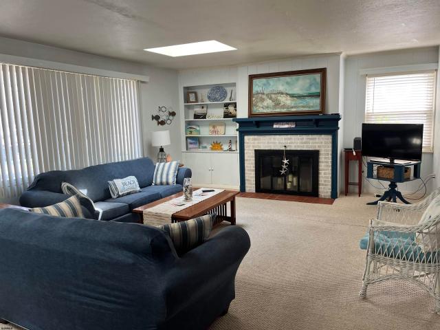 516 E Atlantic Blvd