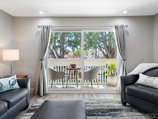 516 E Ave Coronado, CA 92118