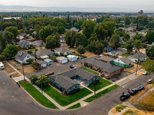 516 E Pine St, Walla, WA 99362
