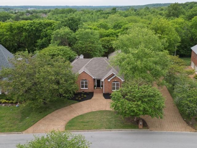 516 Five Oaks Blvd, Lebanon, TN