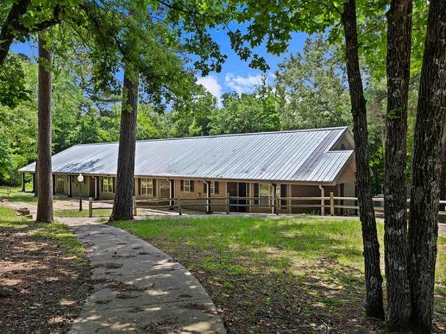 516 Holly Trl E, Holly Lake Ranch, TX 75765