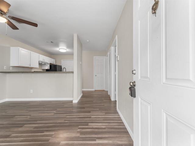 516 Hollyhock Streets 15