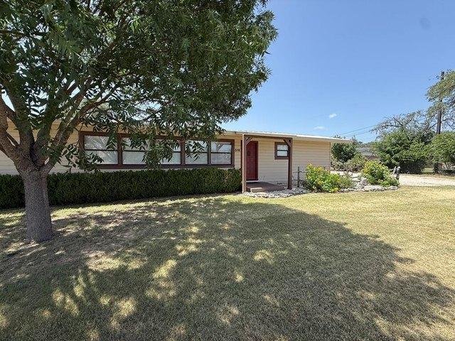 516 Harper Rd, Kerrville, TX 78028