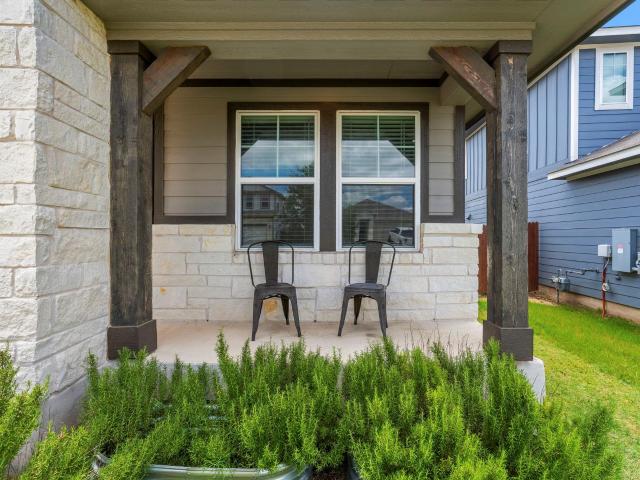 516 Loriner Way