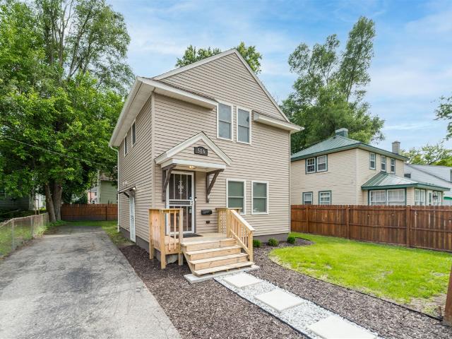 516 Lay Boulevard