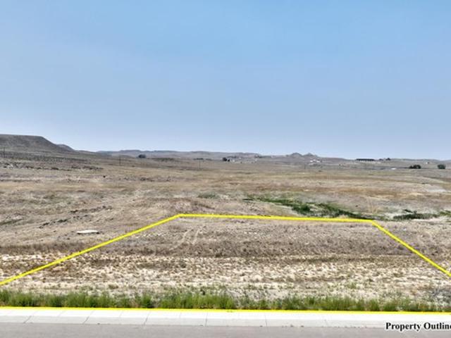 516 Mountain Shadow Dr, Gillette, WY 82718