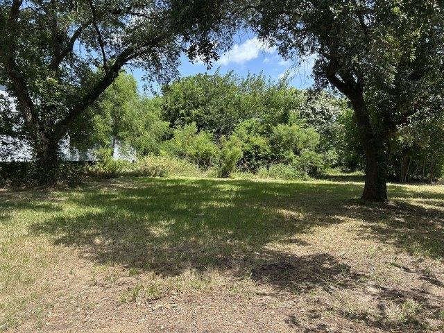 516 Meadowlawn St, La Porte, TX 77571