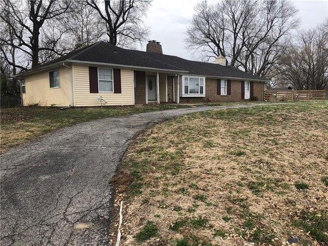 516 N 18th St, Lexington, MO 64067