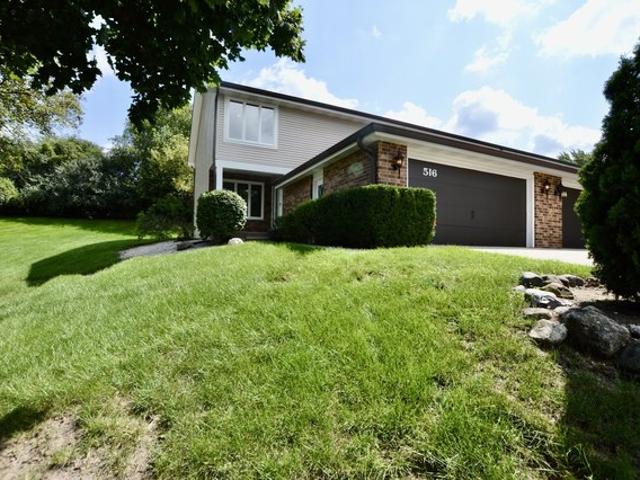 516 N Thornwood Dr, Mchenry, IL 60050