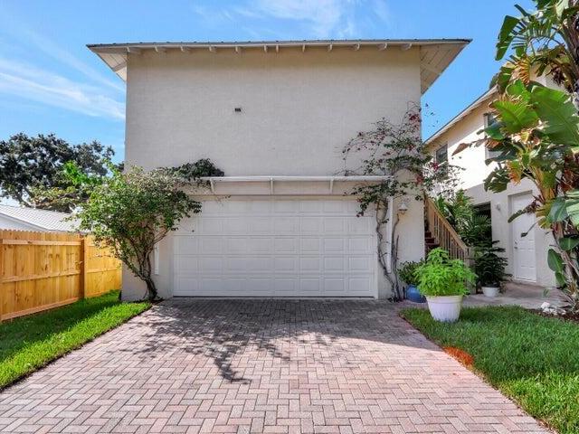 516 NW North River Dr, Stuart, FL 34994 | MLS #R11160 | Compass