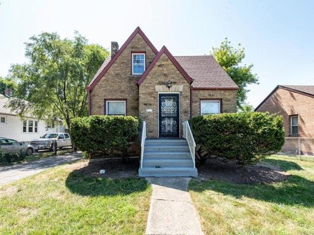 516 S Victory St, Waukegan, IL 60085