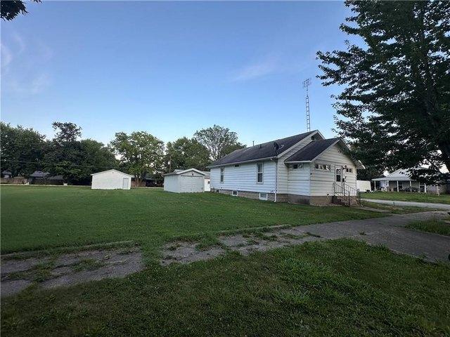 516 S Clark St, Pana, IL 62557