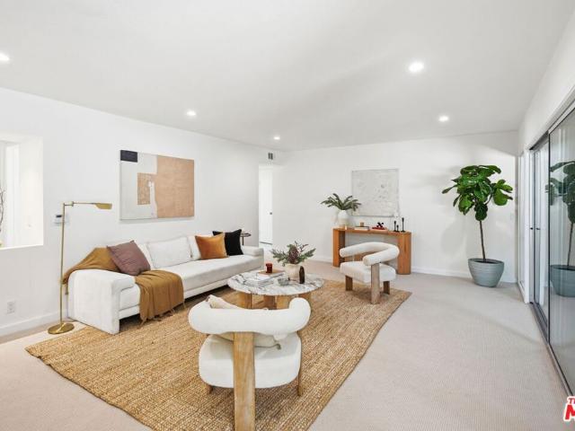 516 San Vicente Boulevard 206