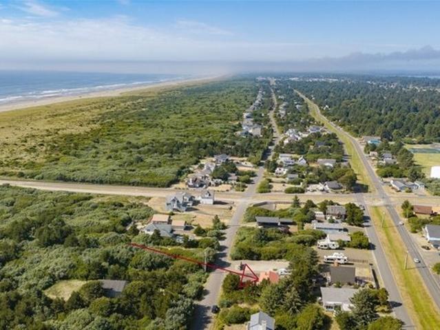 516 Sand Dune Ave SW, Ocean Shores, WA 98569