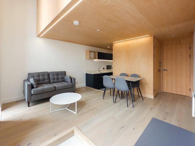 516, Sky Gardens, 7 Spinners Way. 2 bed apartment to rent £1,225 pcm £283 pw