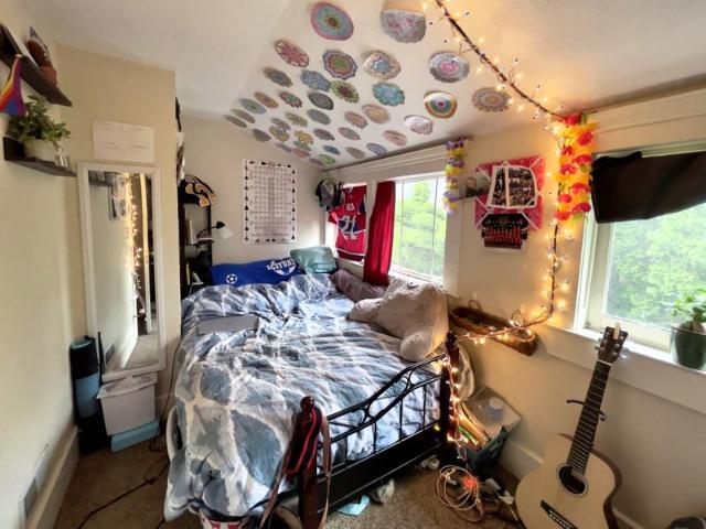 $516 Studio room in house, a steal! → OCT 1st