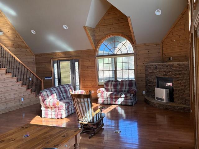 516 River Oaks Drive