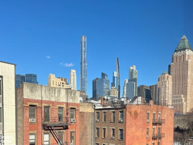 516 W 47TH Street N6E