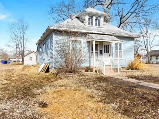 516 W 10th St, Junction City, KS 66441
