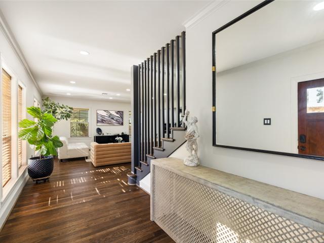516 W 30th Street