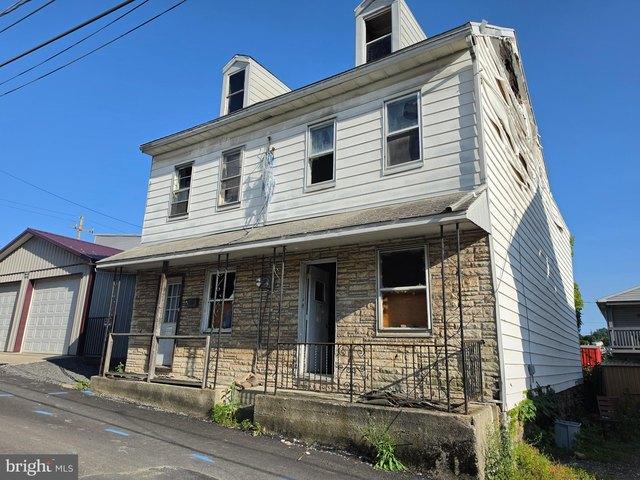 516 W Arlington St, Shenandoah, PA 17976
