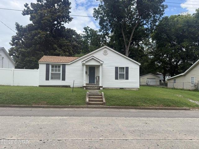 516 W Main St, Halls, TN 38040