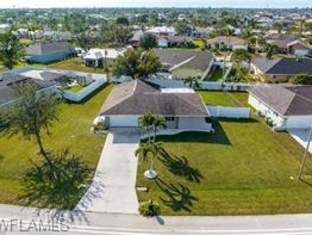 516 W Retunda Pkwy, Cape Coral, FL 33904 | MLS #226013 | Compass
