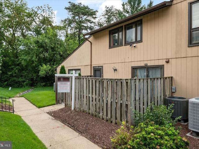 516 West Court