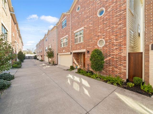 516 Westcross St, Houston, TX 77018 | Compass