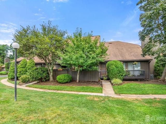 516 Westgate Dr, Edison, NJ 08820