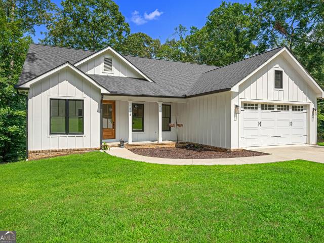 516 Winding Way