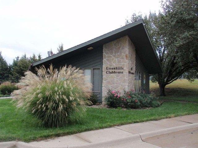 516 Tamerisk Dr, Junction City, KS 66441