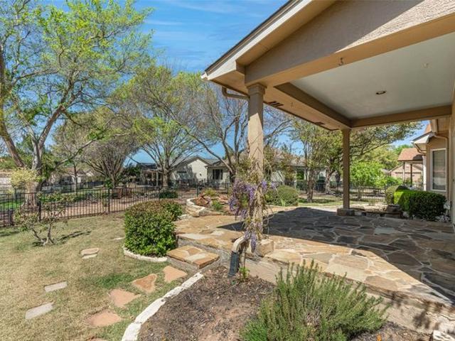 516 Texas Dr, Georgetown, TX 78633