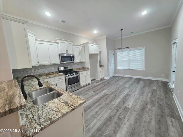 5175 Watson View Drive